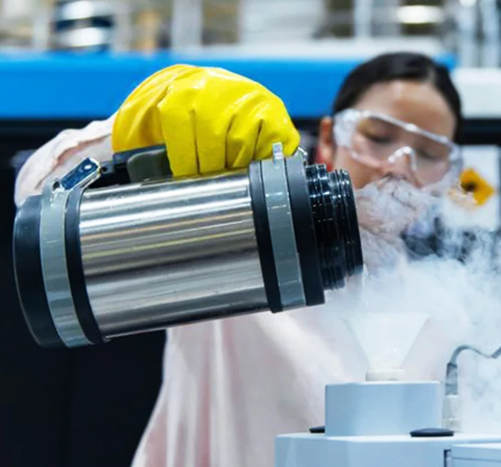 Safe Lab Practices for Handling & Storing Cryogenic Liquids